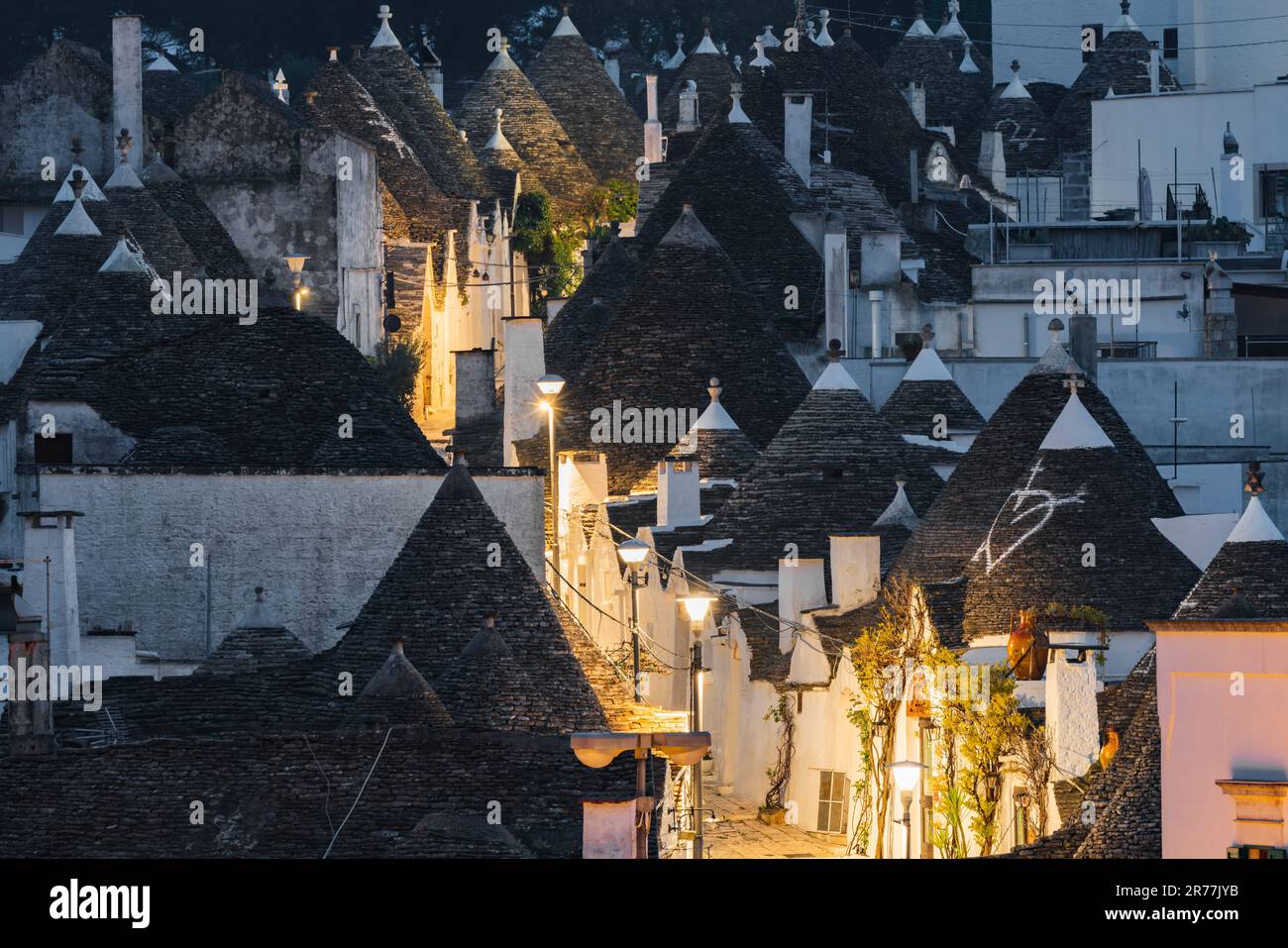 Alberobello center hi-res stock photography and images - Alamy