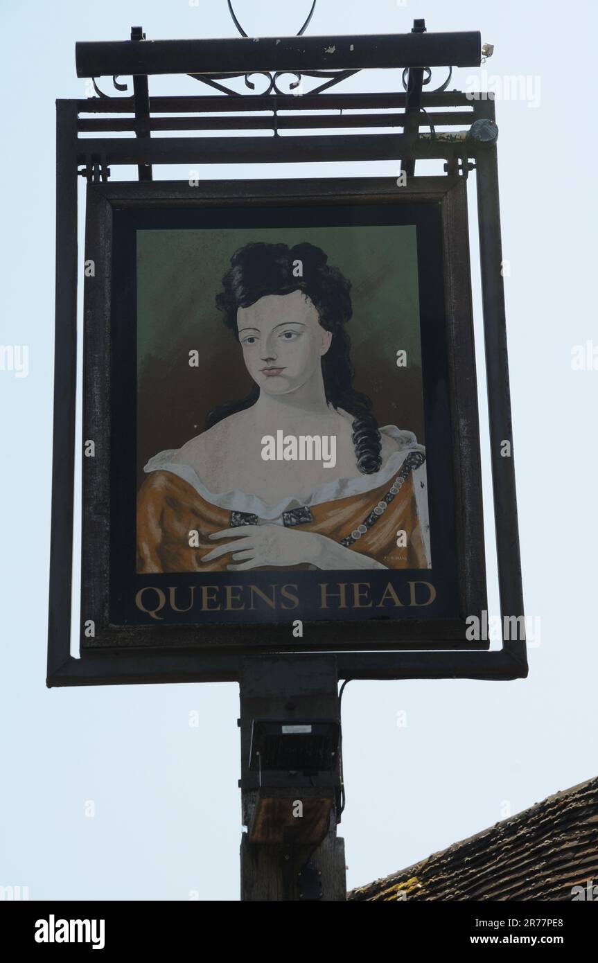 Queens head inn hi-res stock photography and images - Alamy