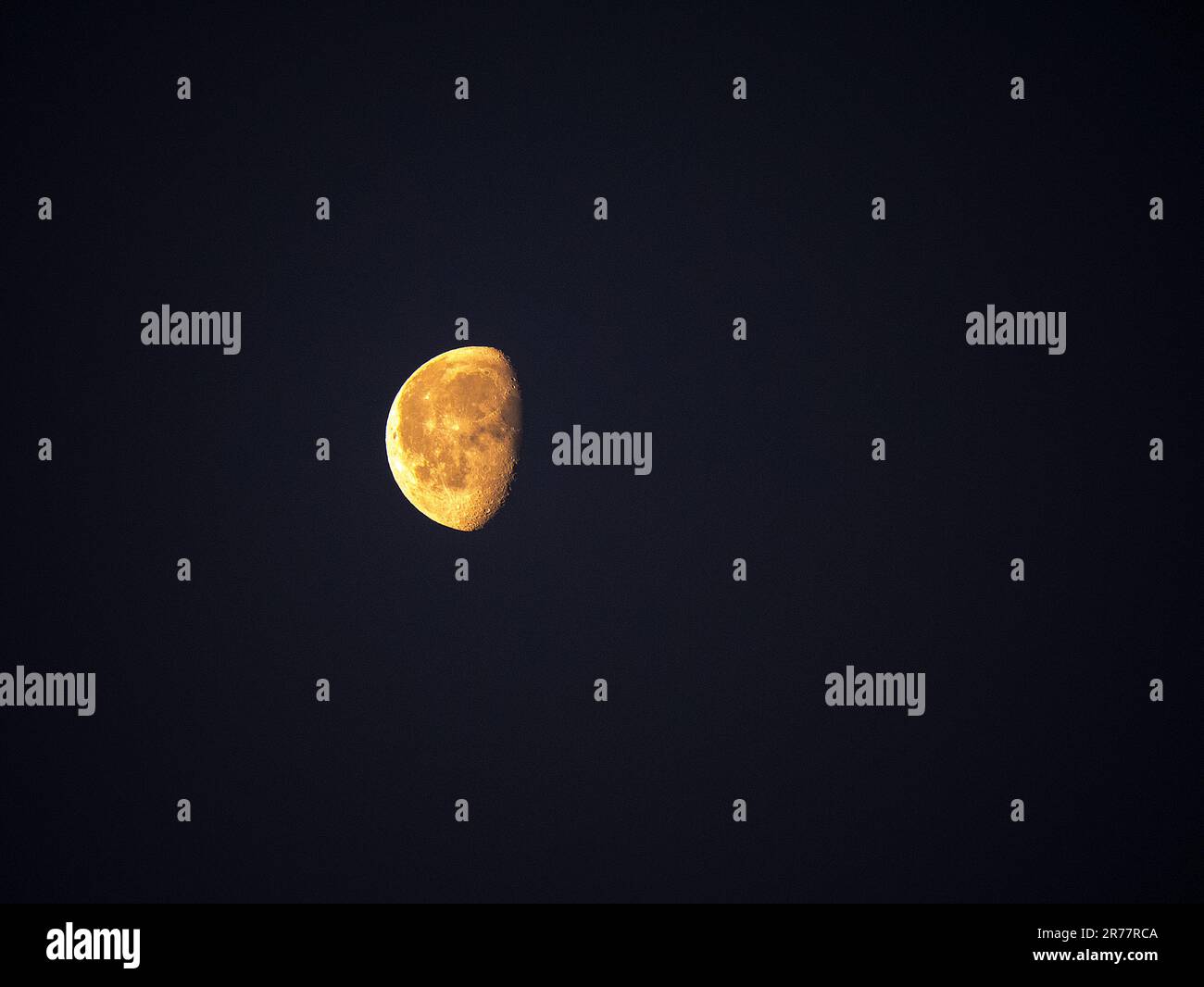 Zoom sol hi-res stock photography and images - Alamy