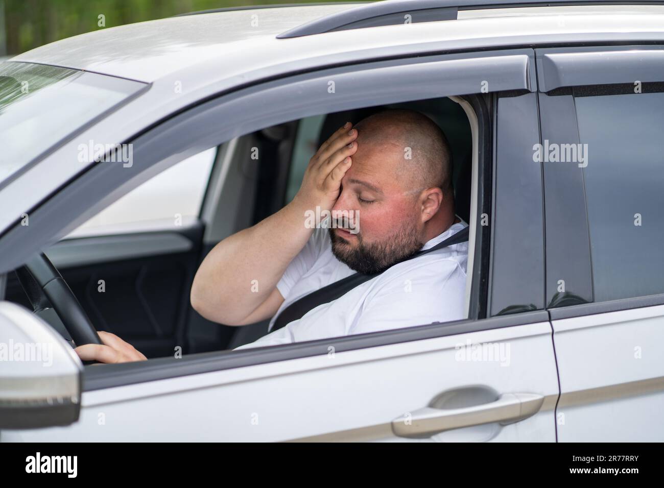 Man uncomfortable in hot weather hi-res stock photography and images ...