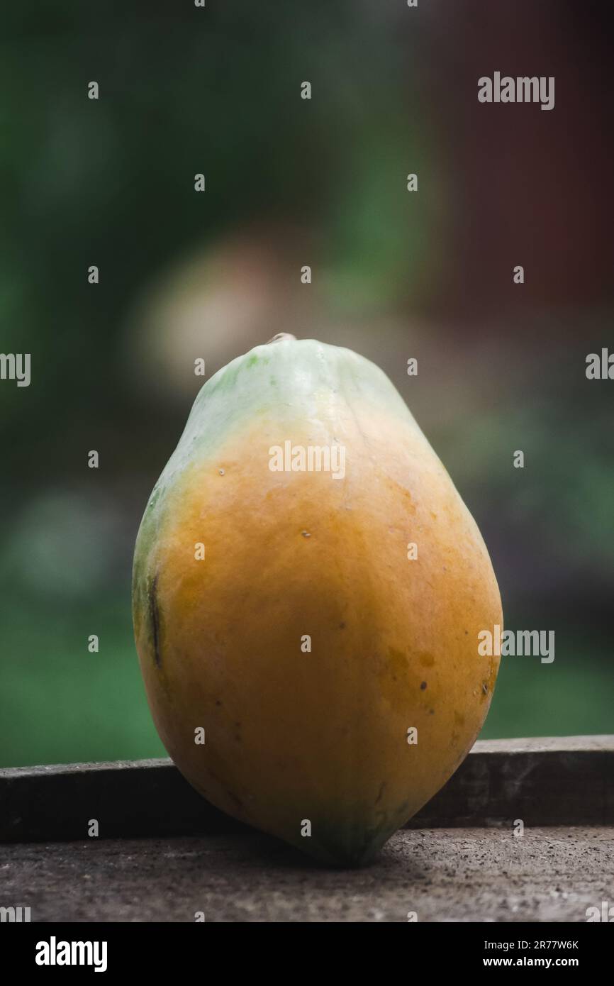 Vibrant food stand hi-res stock photography and images - Alamy