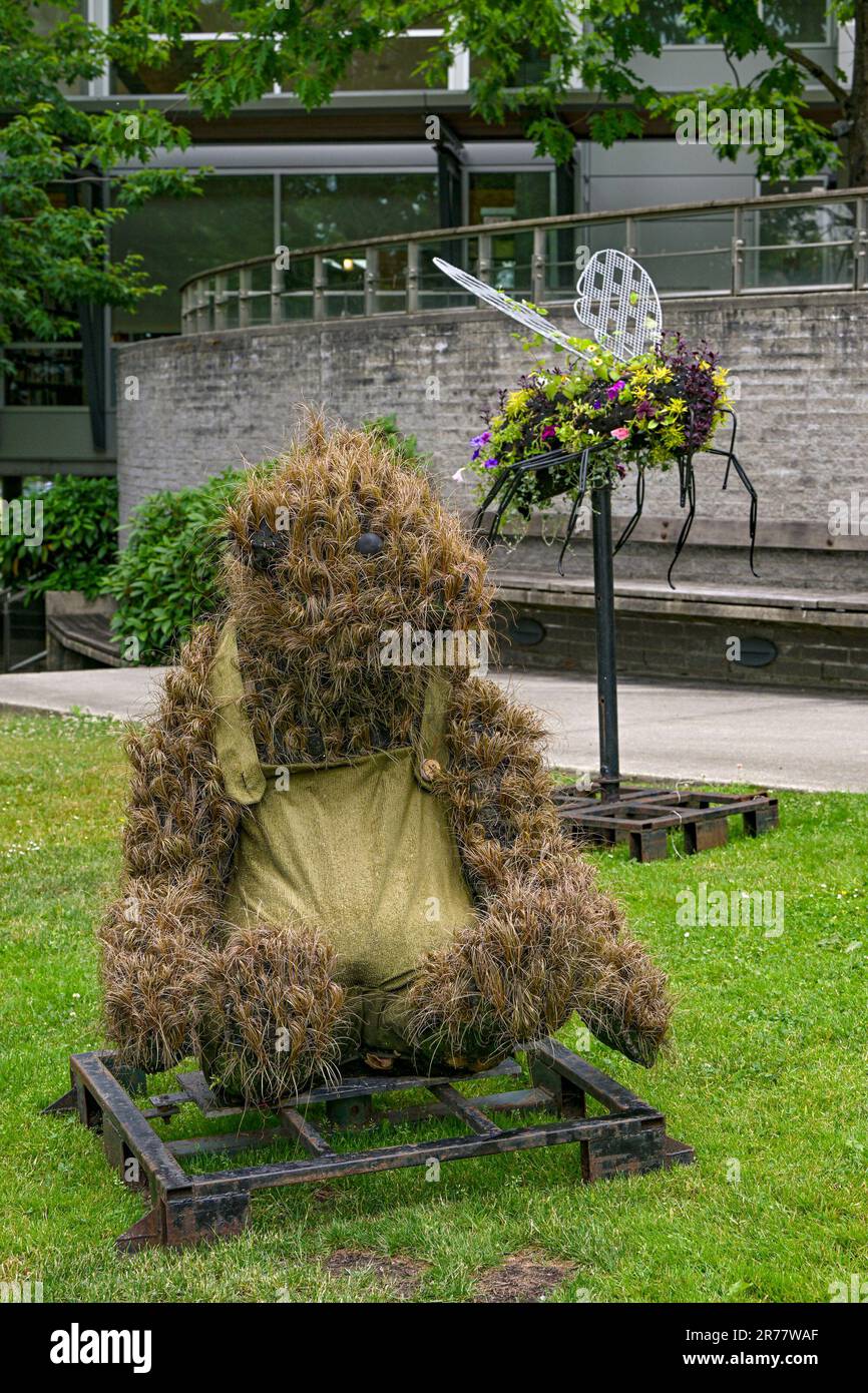 Eco sculptures hi-res stock photography and images - Alamy