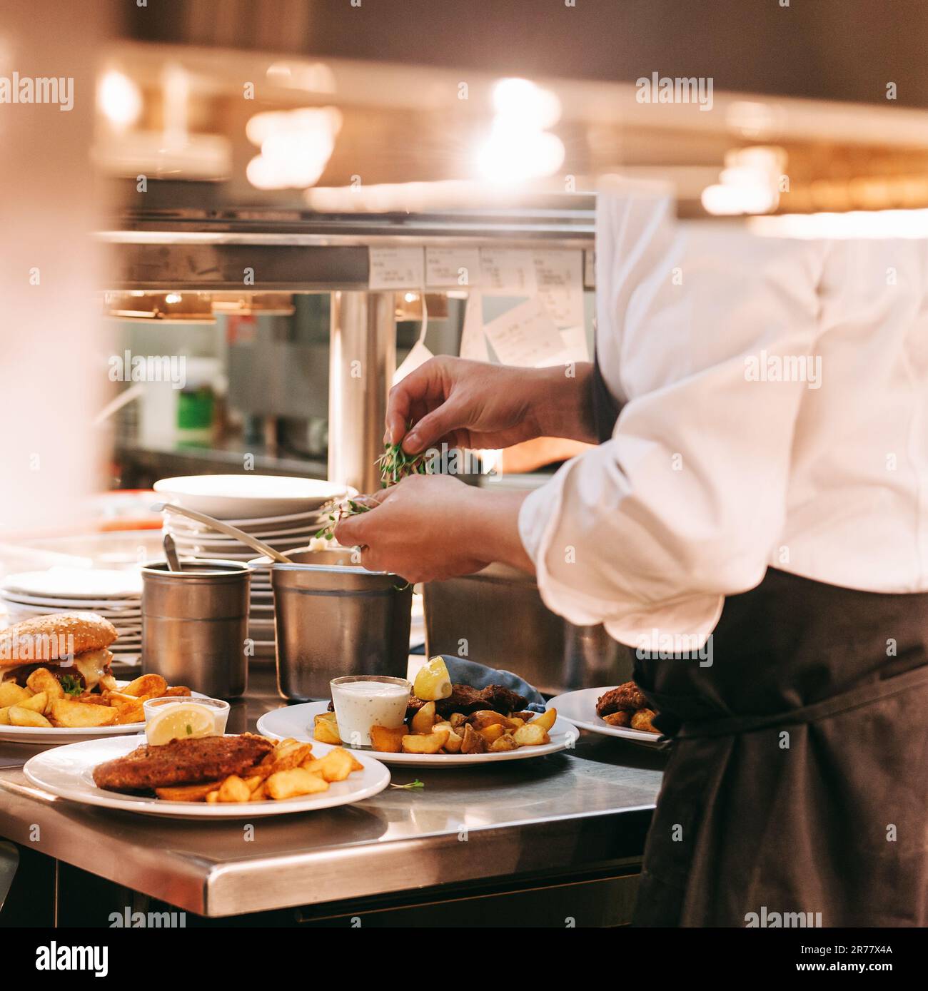 Restaurant chief hi-res stock photography and images - Alamy