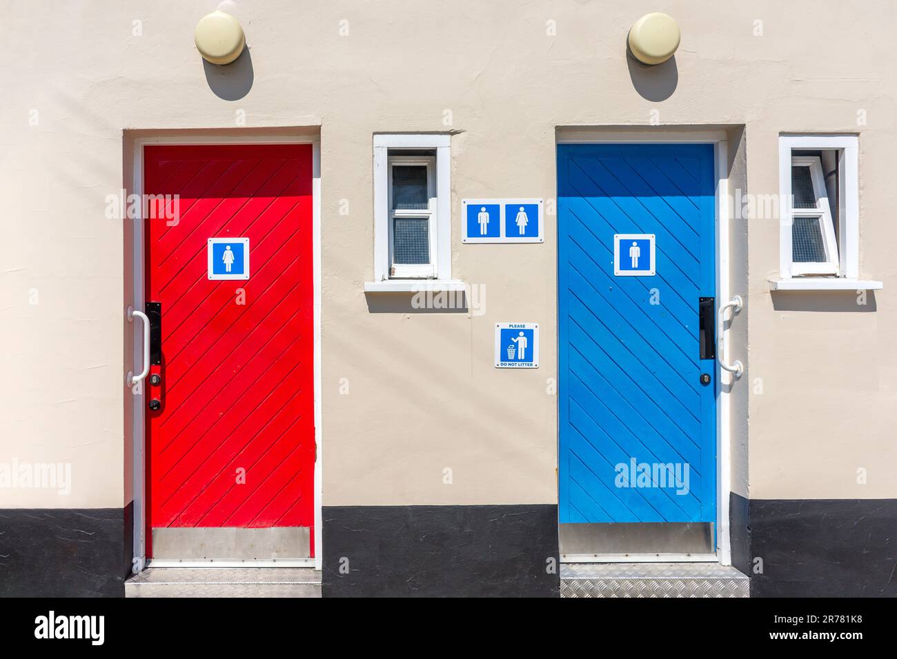 Male and female public toilets, Market Place, Halesworth, Suffolk ...