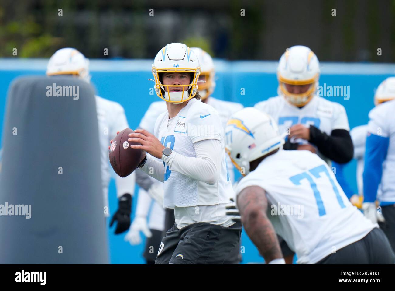 Los Angeles Chargers quarterback Justin Herbert (10) runs a drill ...