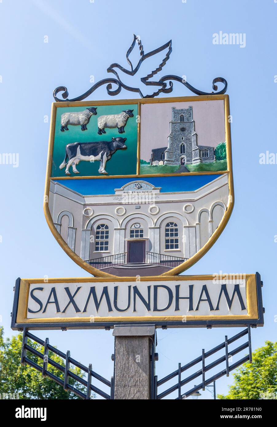 Town village sign saxmundham suffolk market town centre uk engla hi-res ...