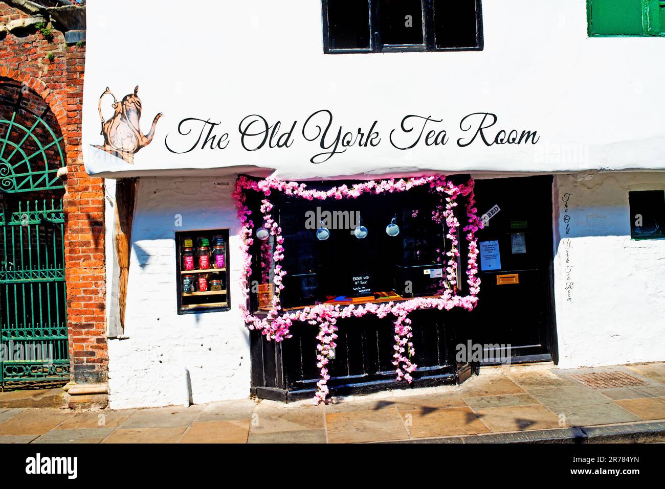 Our ladys row cottages hi-res stock photography and images - Alamy