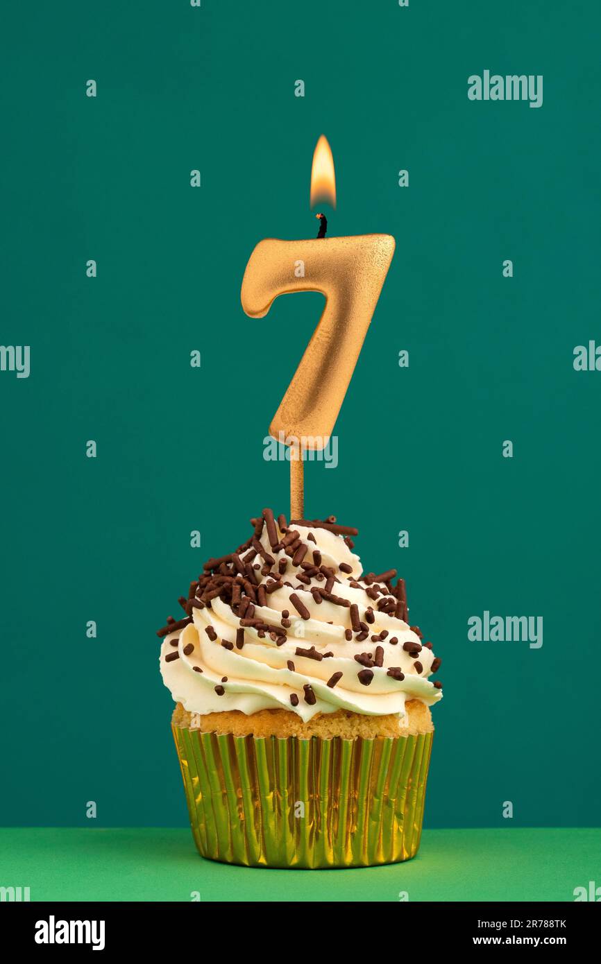 Birthday candle number 7 - Vertical anniversary card with green ...