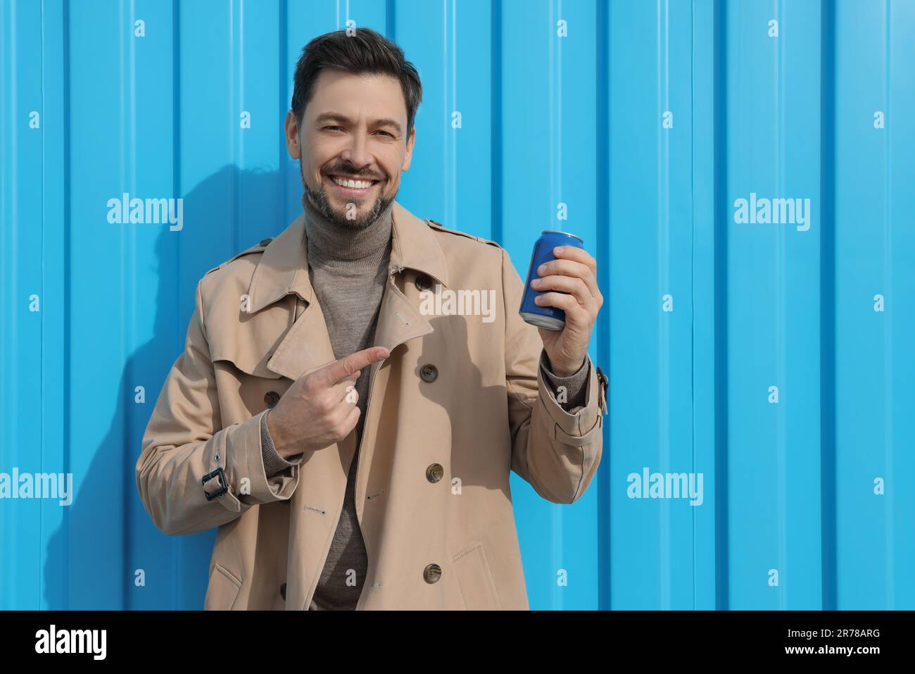 Man pointing at tin can hi-res stock photography and images - Alamy