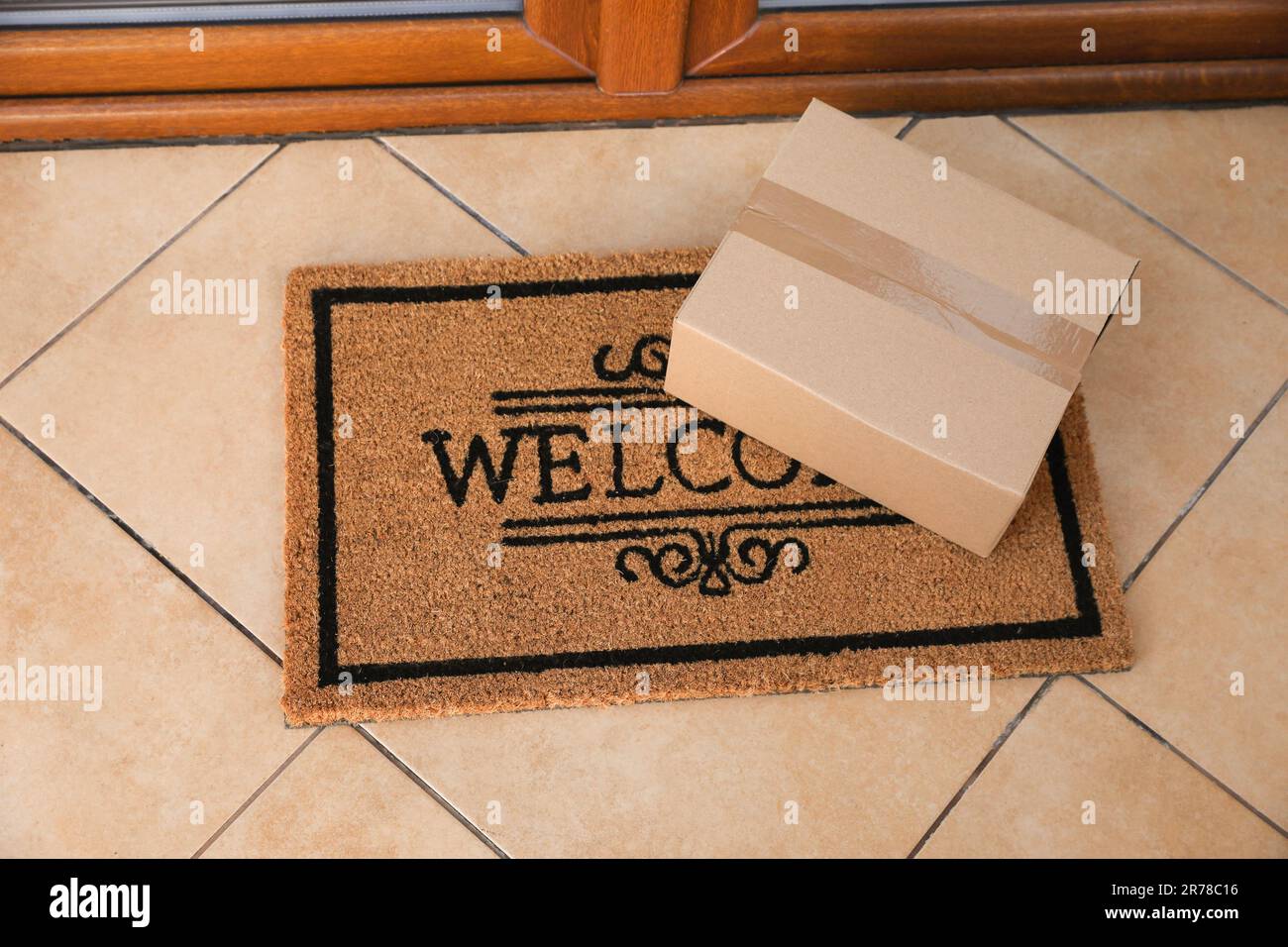 Front door post on mat hi-res stock photography and images - Alamy