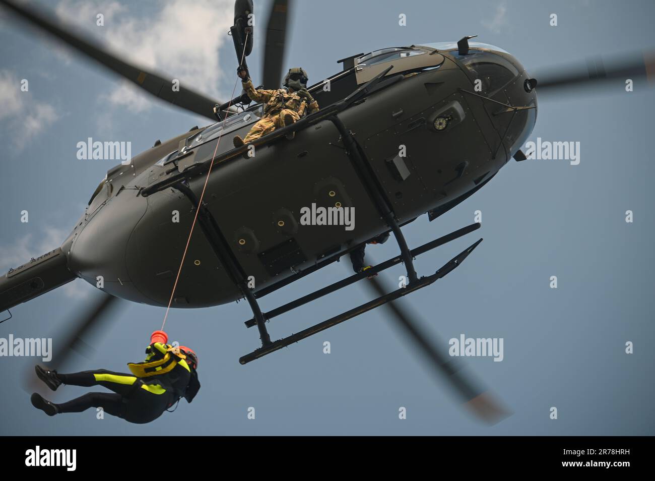 U.S. Army National Guard Soldiers and first responders-rescuers with ...