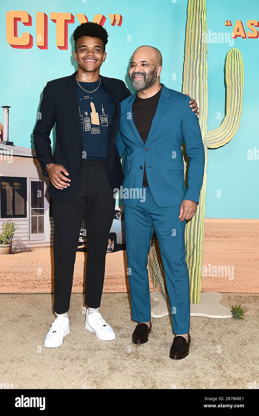 Elijah wright hi-res stock photography and images - Alamy