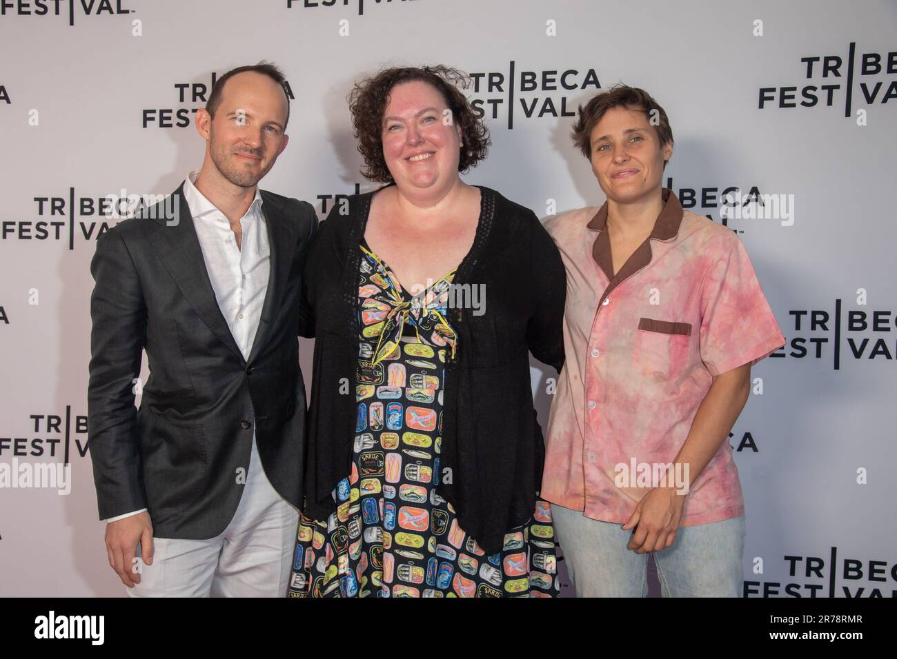 NEW YORK, NEW YORK - JUNE 13: Jon Reed, Allison Carter and Julia ...