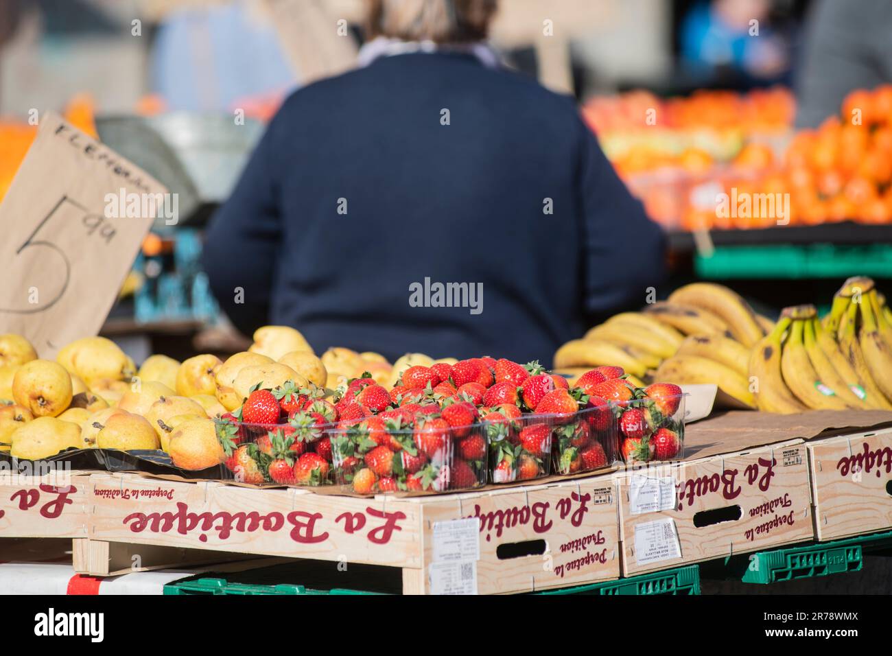 Street vendor offers fruit hi-res stock photography and images - Alamy