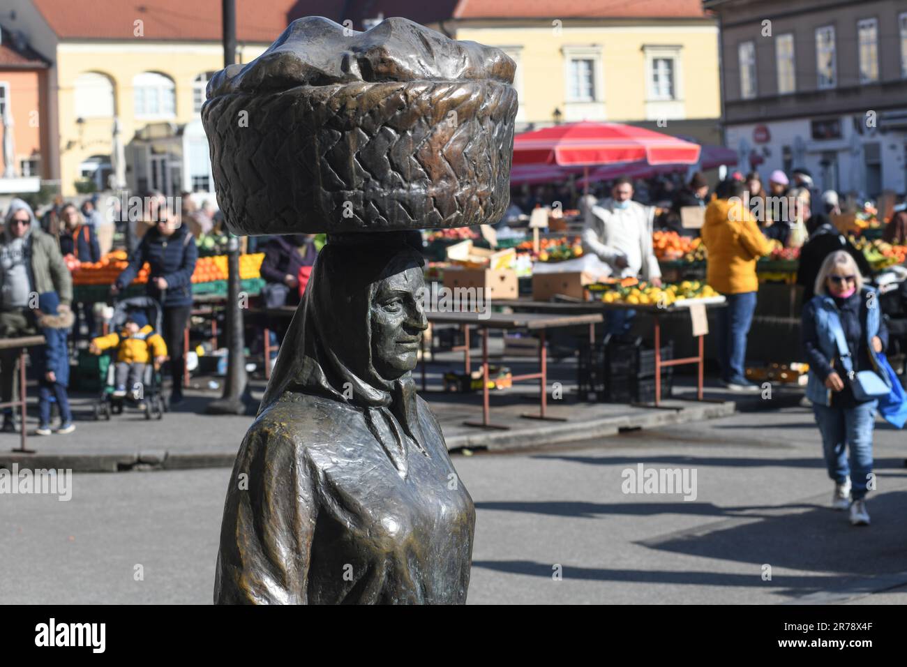 Statue of Kumica Barica. Dolac Market, Zagreb, Croatia Stock Photo - Alamy