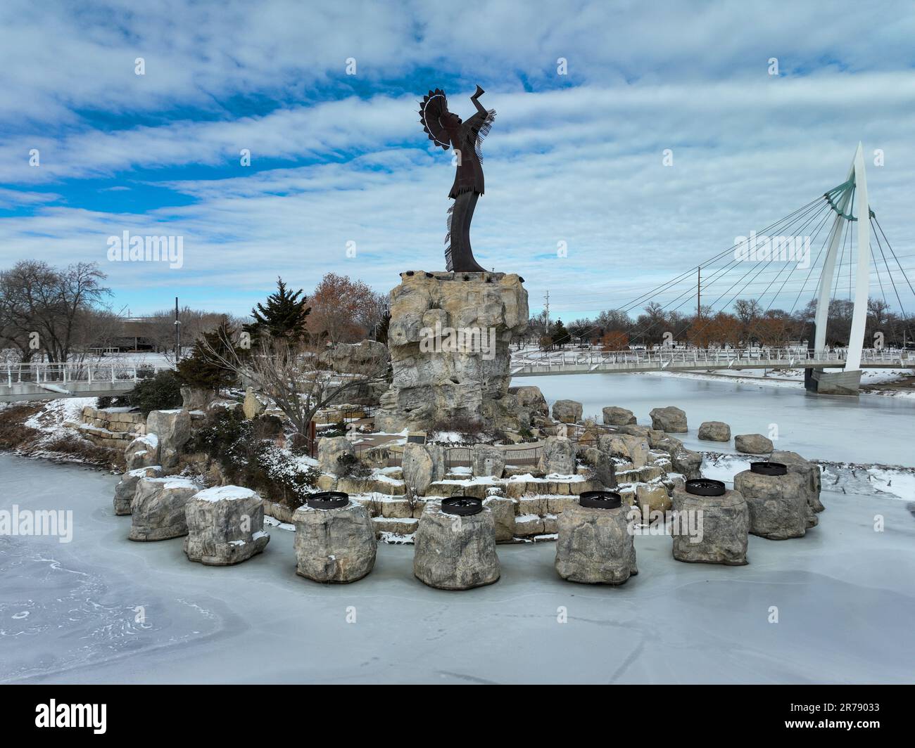 The majestic bronze statue of the Keeper of the Plains in Wichita ...