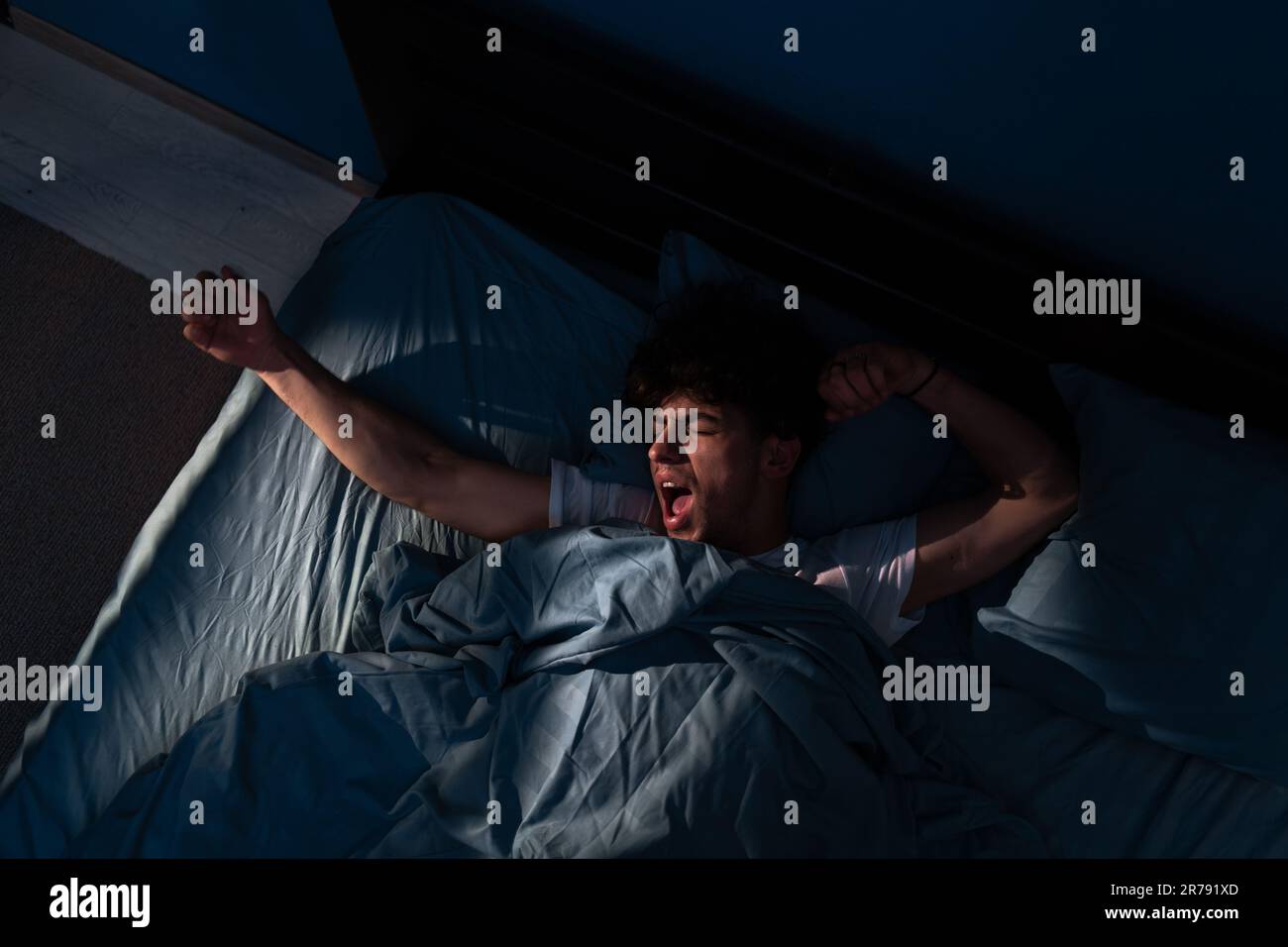 Male bedroom silhouette hi-res stock photography and images - Alamy