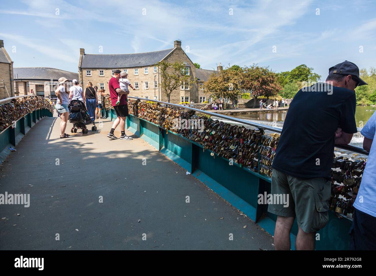 Weir bridge hi-res stock photography and images - Alamy