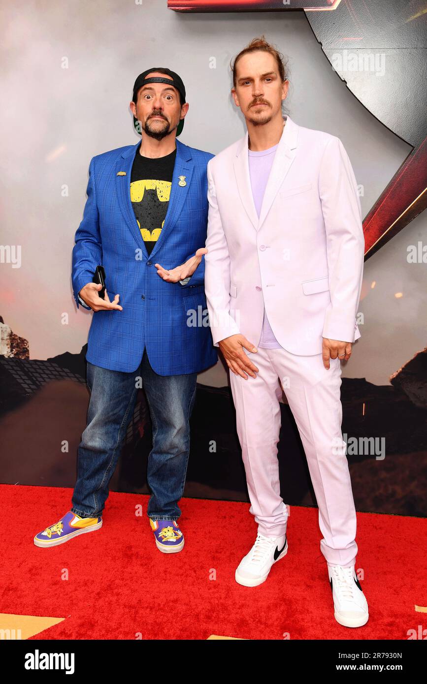 HOLLYWOOD, CALIFORNIA - JUNE 12: (L-R) Kevin Smith and Jason Mewes ...