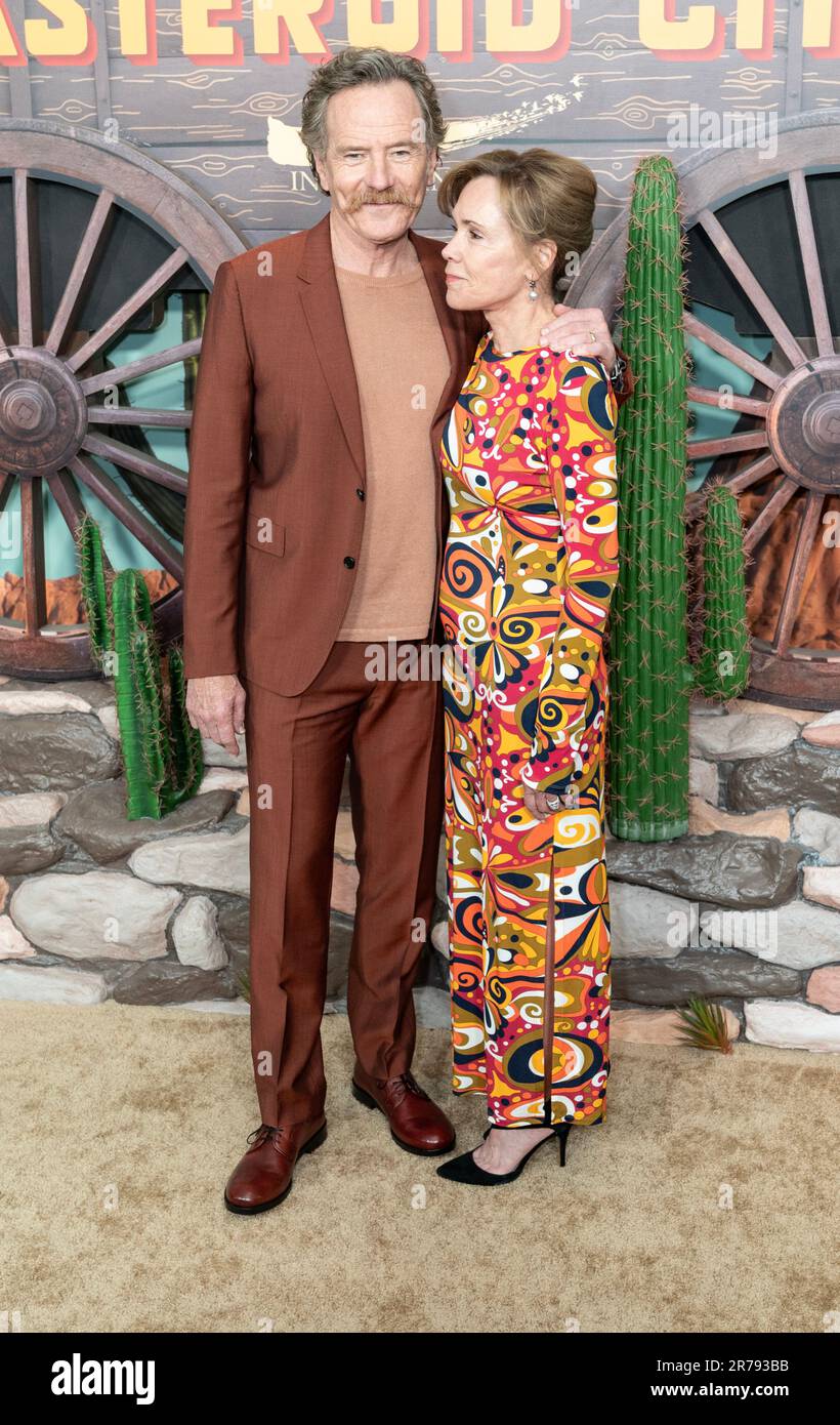 Actor bryan cranston robin dearden hi-res stock photography and images ...