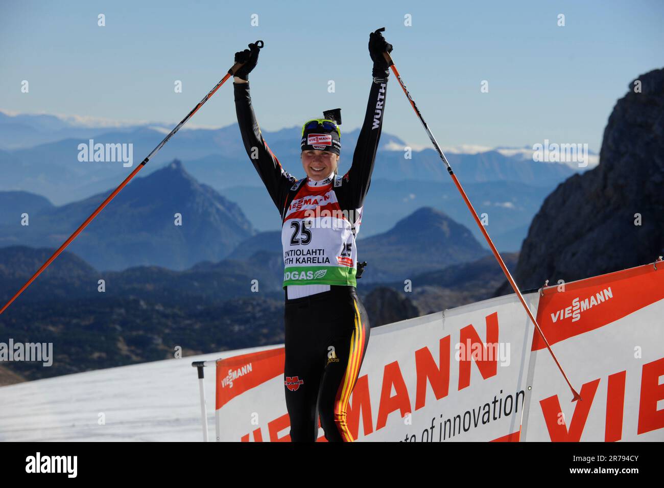 Tina Bachmann, Aktion, Jubel, Biathlon Stock Photo - Alamy