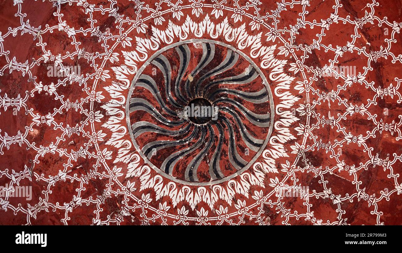 Decorative pattern on ceiling of Taj Mahal building, beautiful ancient ...