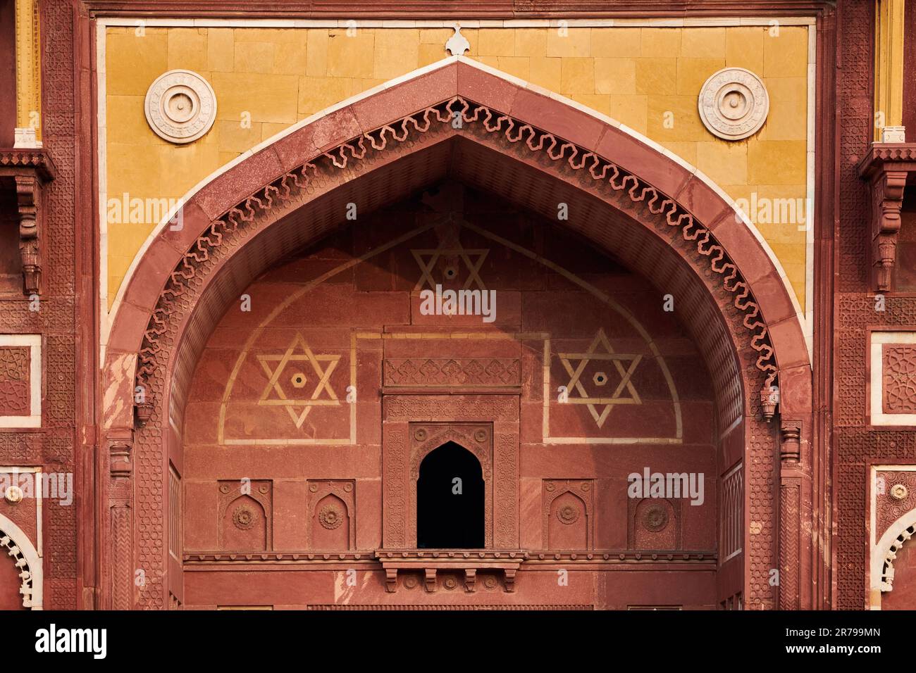 Decorative buildings and walls inside of Agra red fort in India ...