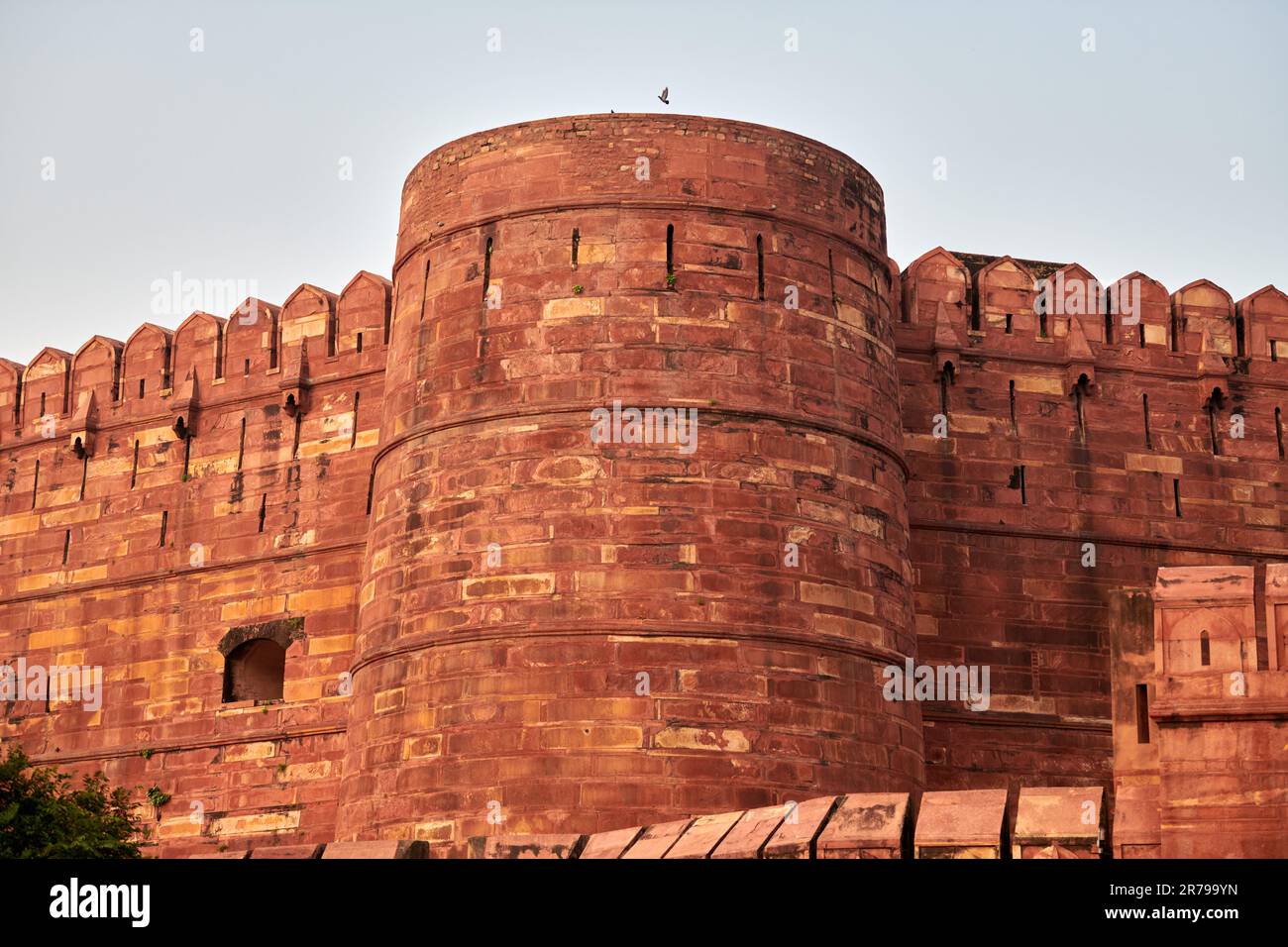 Agra red fort main gate hi-res stock photography and images - Alamy