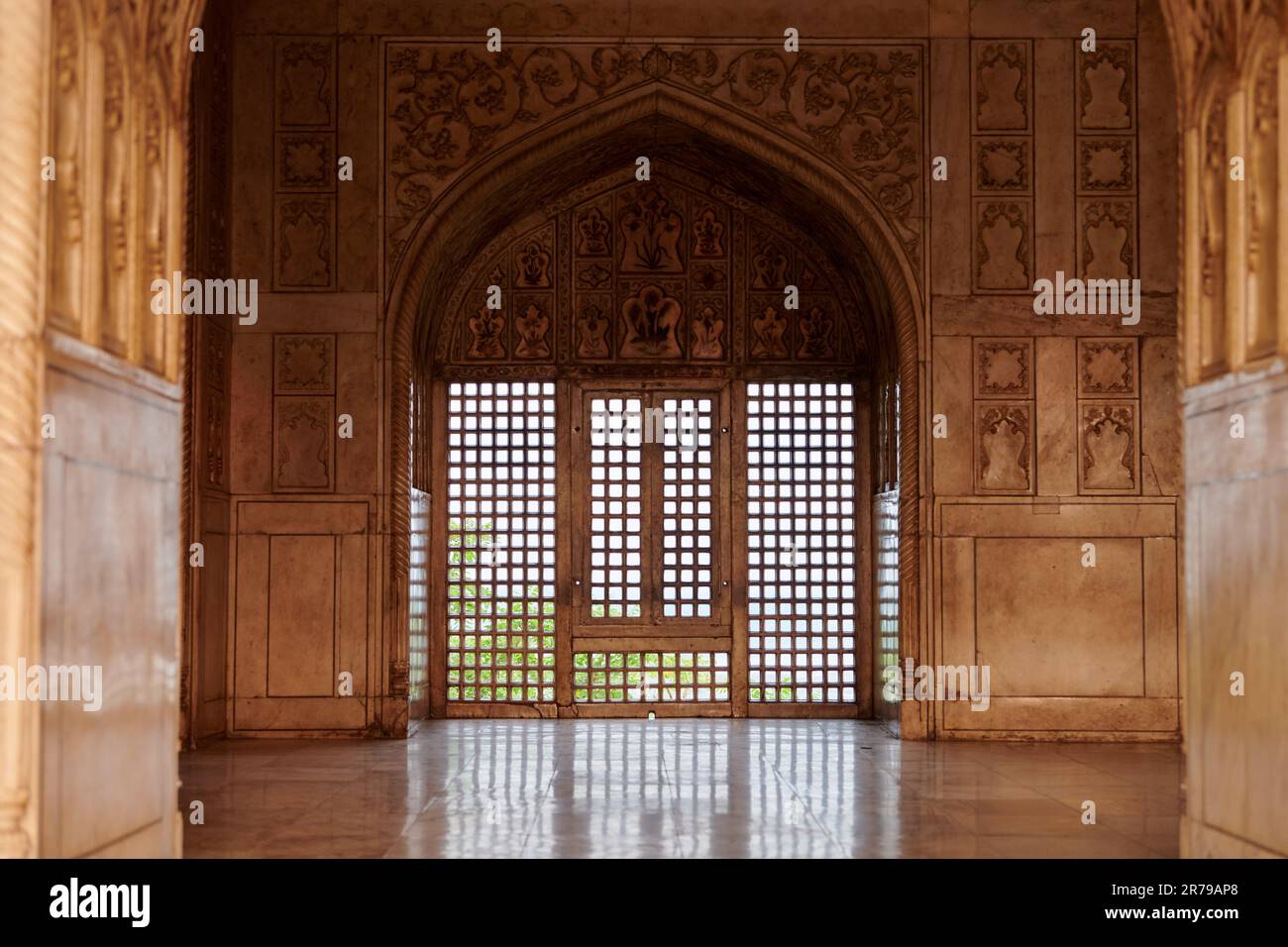 Decorative mesh window in Agra Red Fort, beautiful ancient windows with ...