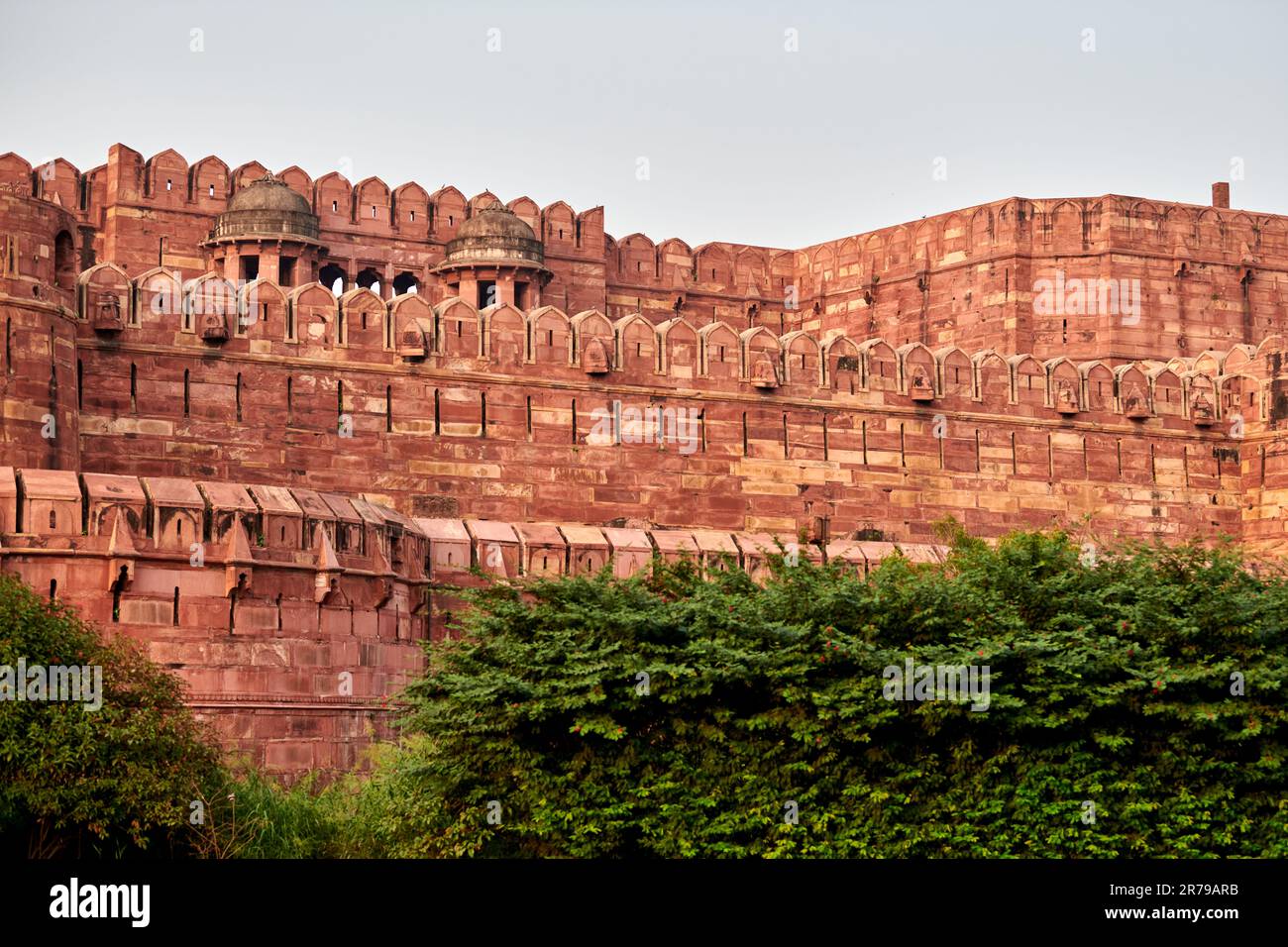 Agra red fort main gate hi-res stock photography and images - Alamy