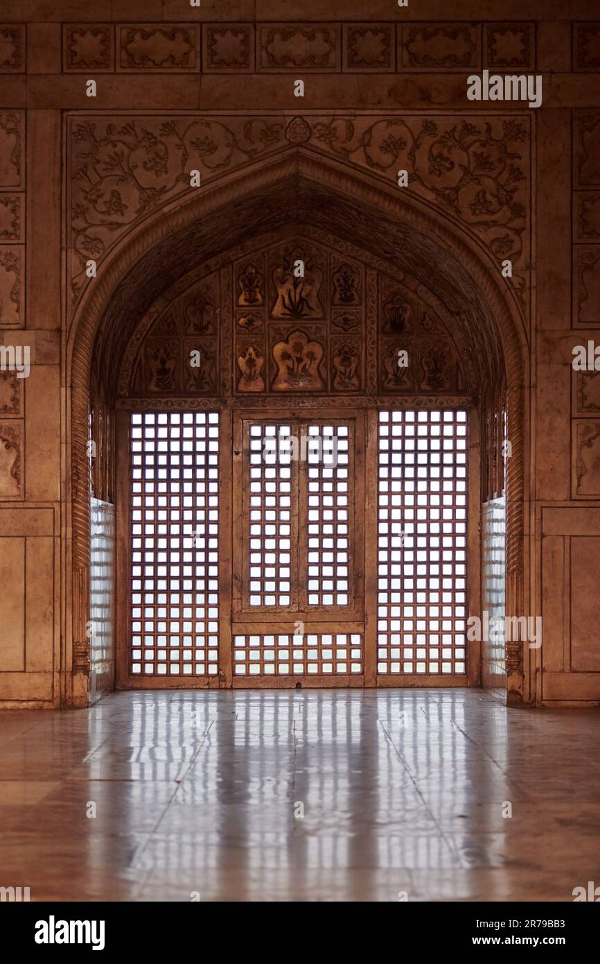 Decorative mesh window in Agra Red Fort, beautiful ancient windows with ...