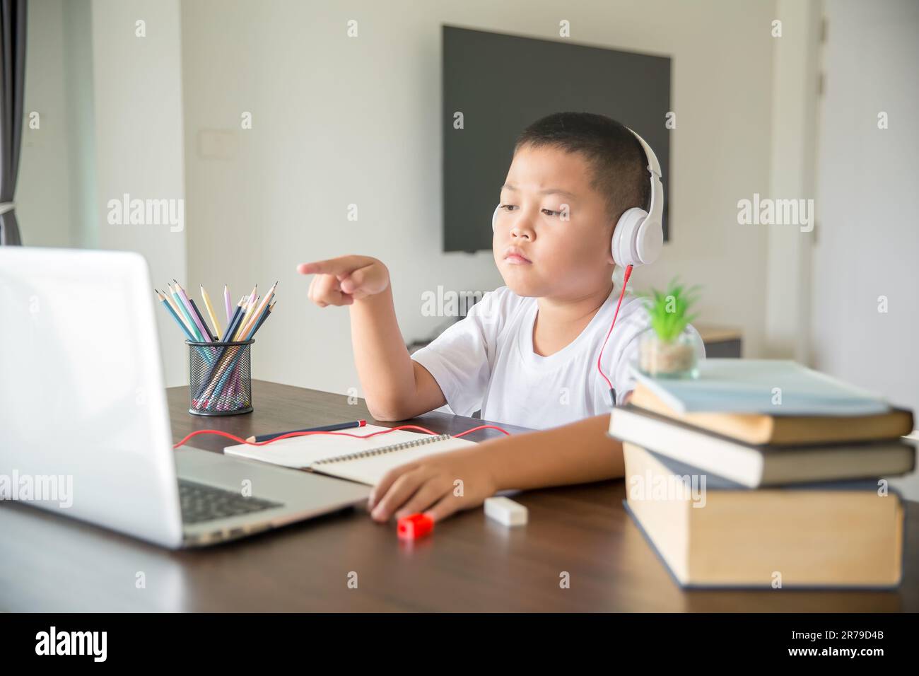 Young student distance learning virtual distance online class on video ...