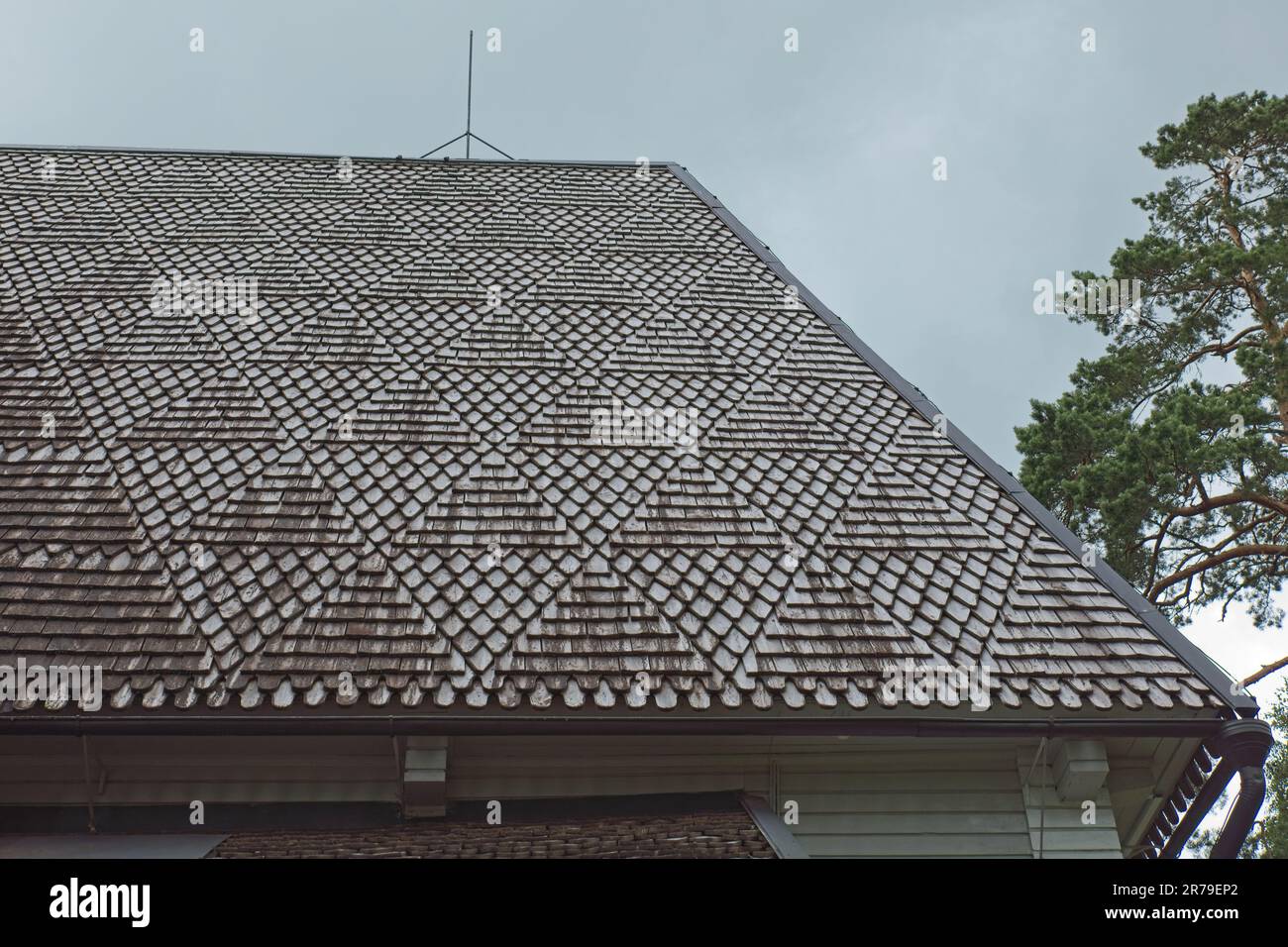 Old wood shingle roof on a building Stock Photo - Alamy