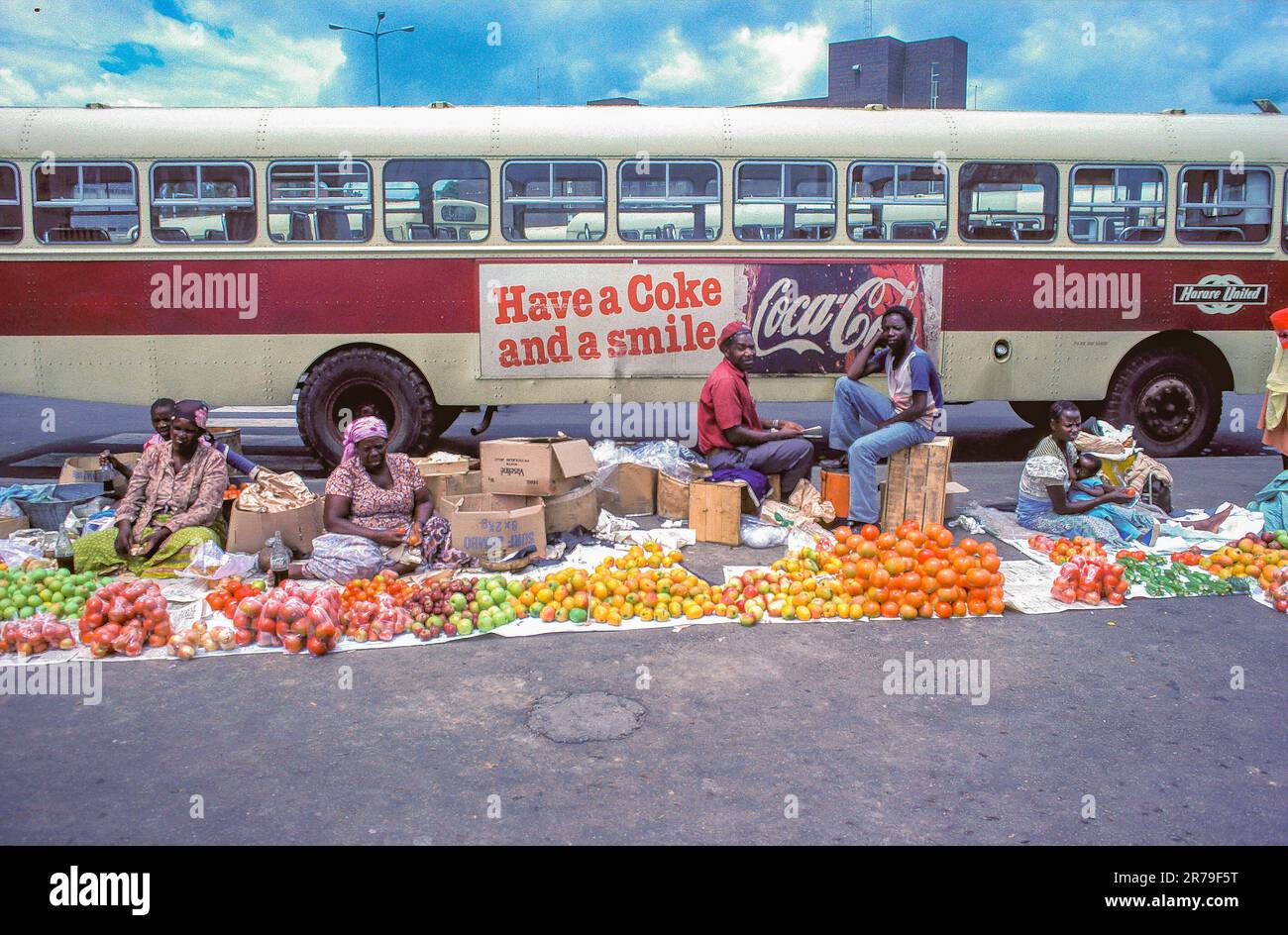 Zimbabwe, Harare. Street market at the bus terminal Stock Photo - Alamy