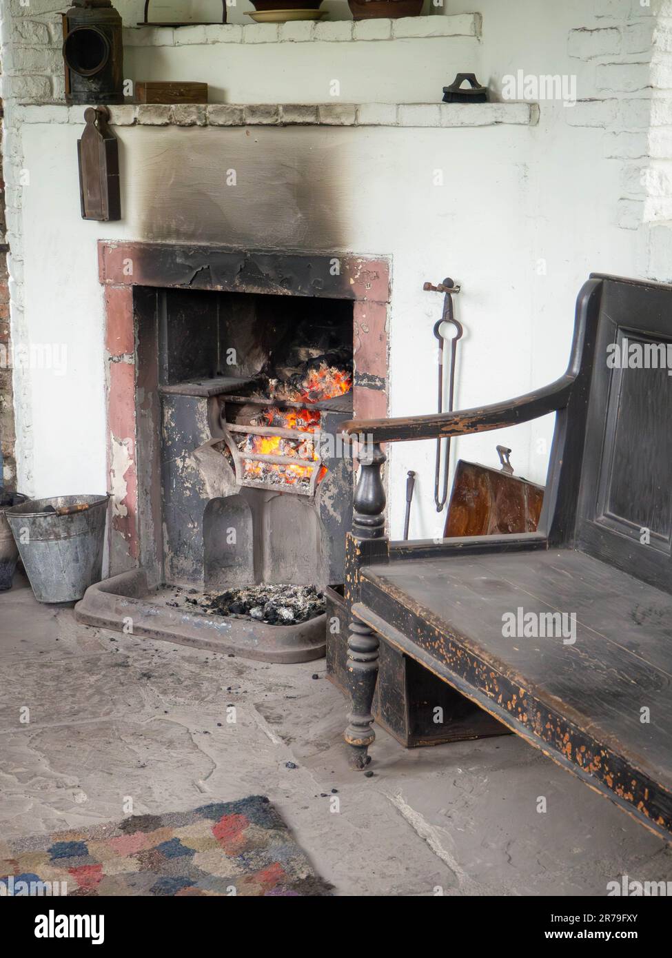 Train in fireplace hi-res stock photography and images - Alamy