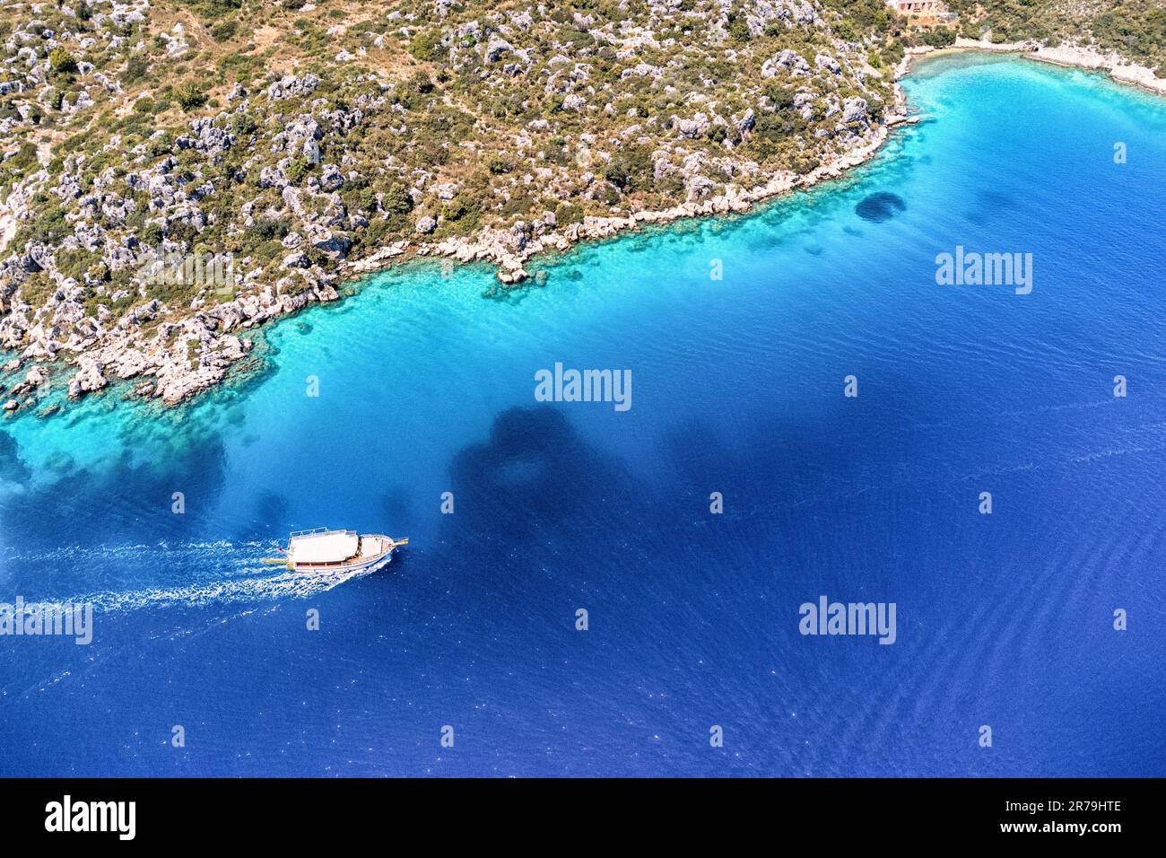 Aerial view beautiful luxury sailing hi-res stock photography and ...