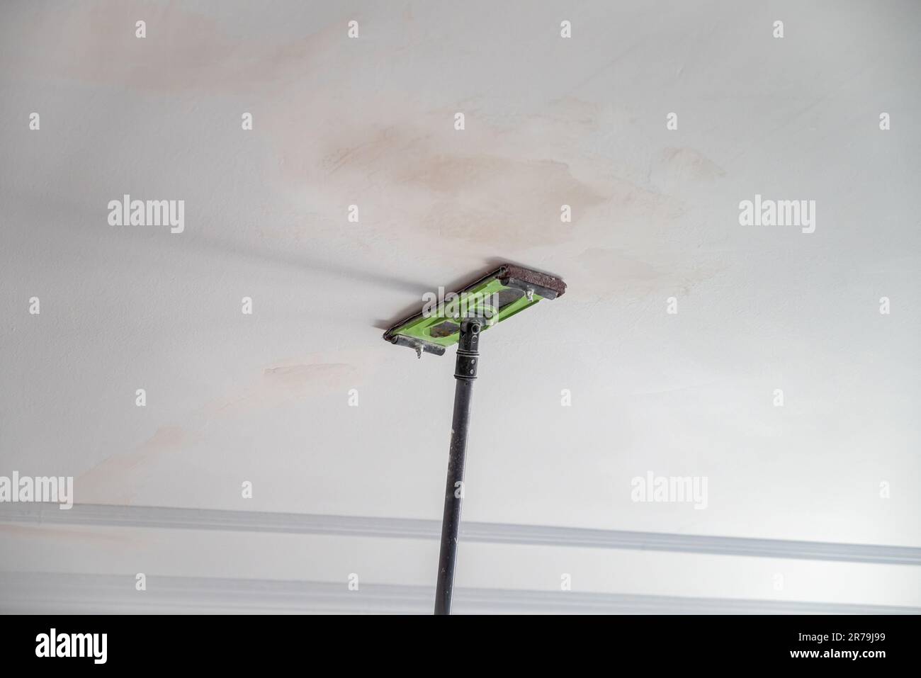 Builder hand sanding interior hi-res stock photography and images - Alamy