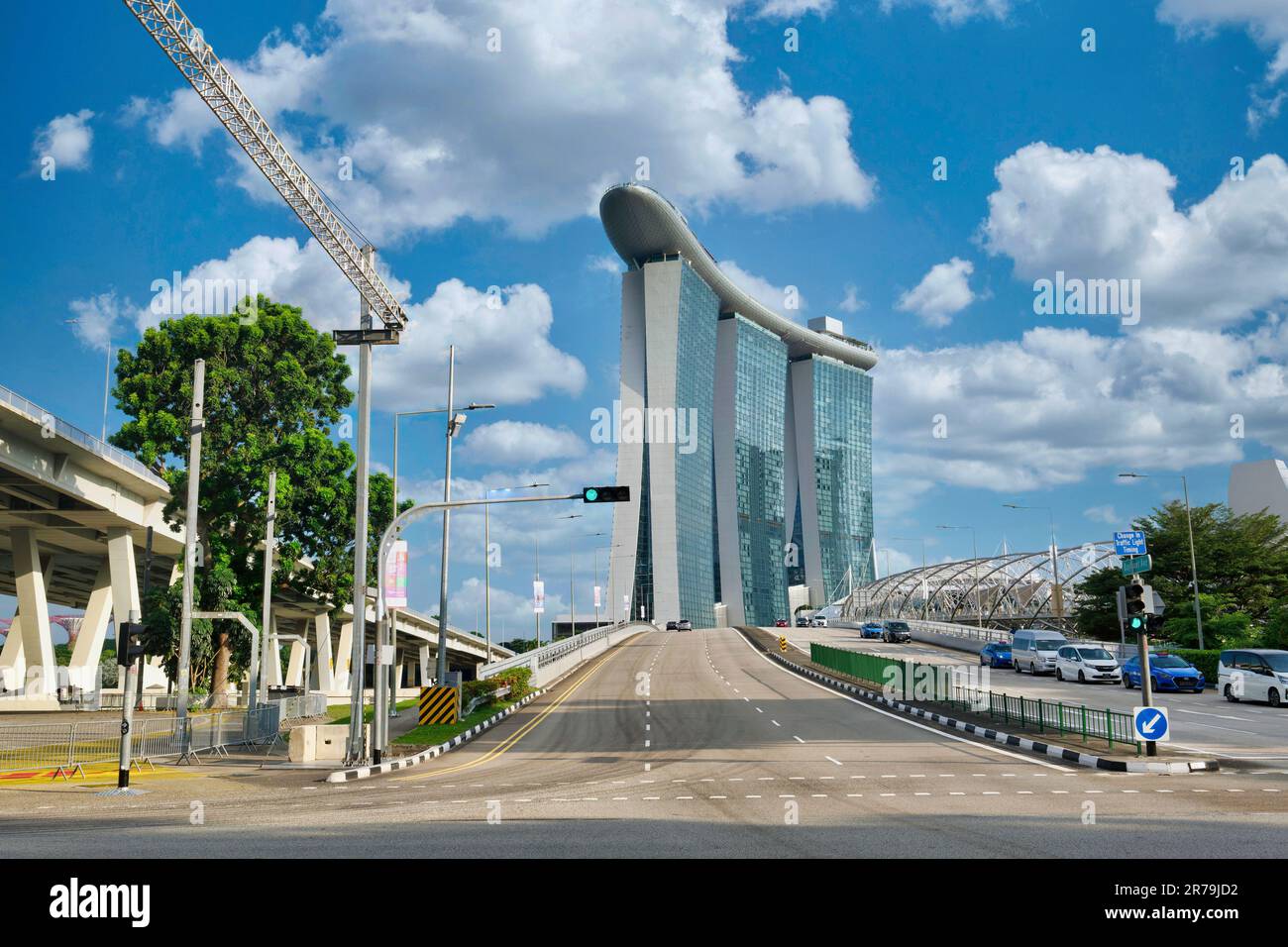 View from Sheares Avenue towards the iconic Marina Bay Sands Hotel ...
