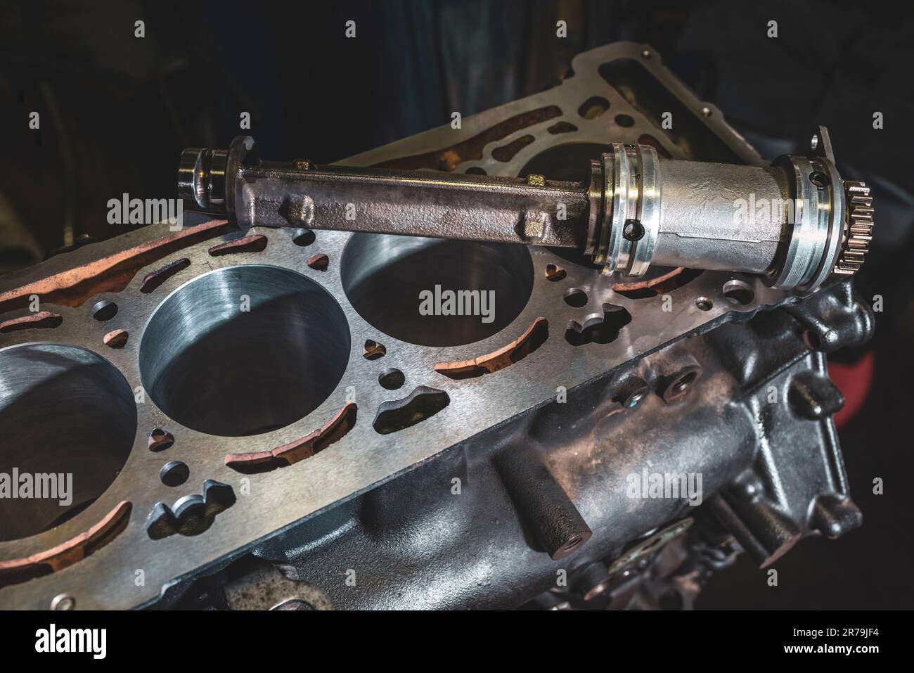 Cylinder head gasket hi-res stock photography and images - Alamy