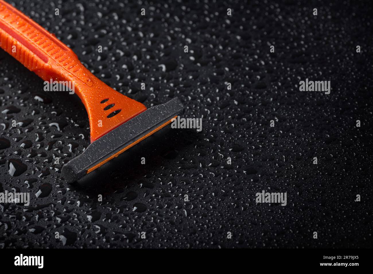 Razor blade new hi-res stock photography and images - Alamy