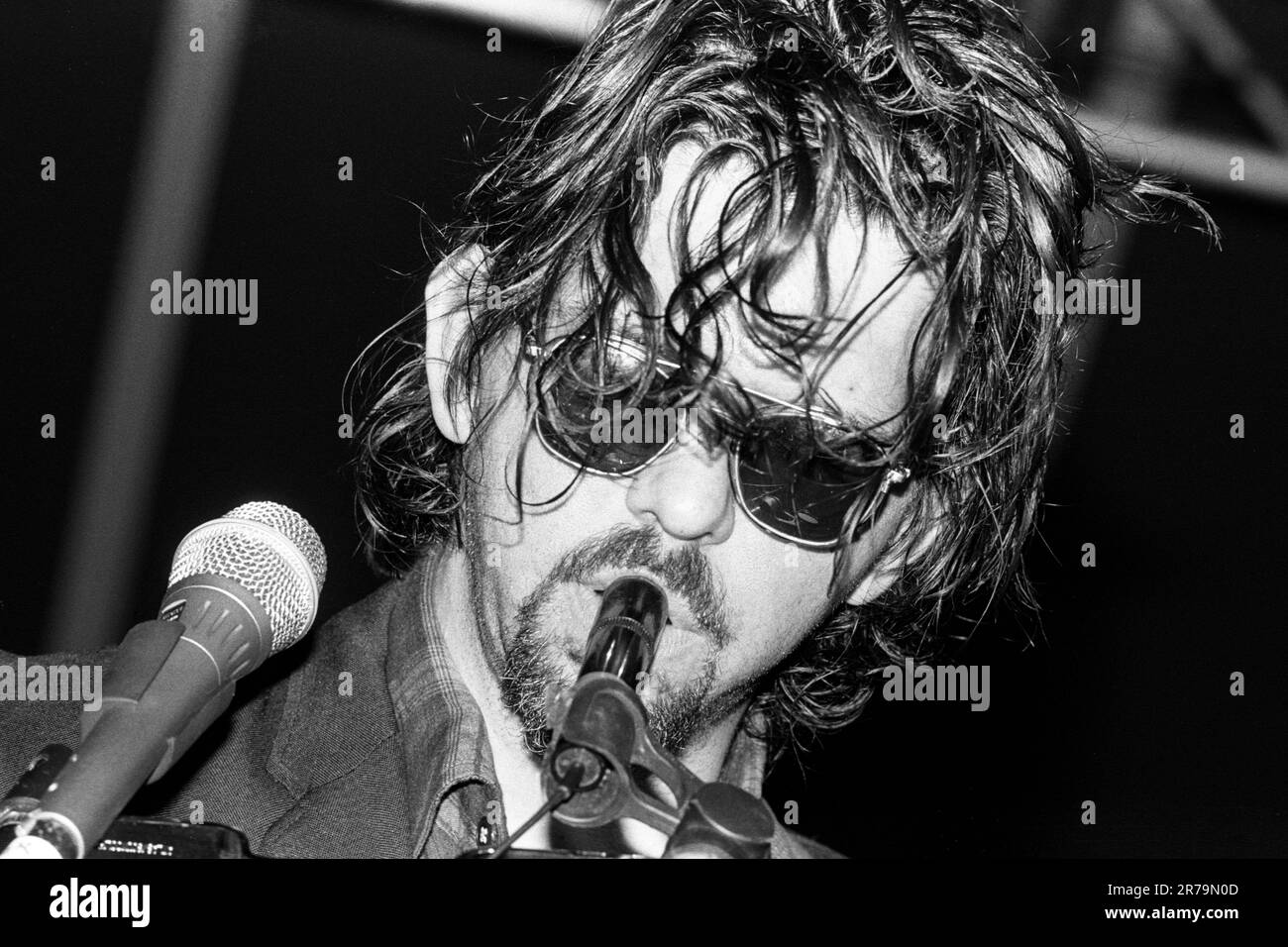 England rock festival 1990s hi-res stock photography and images - Alamy