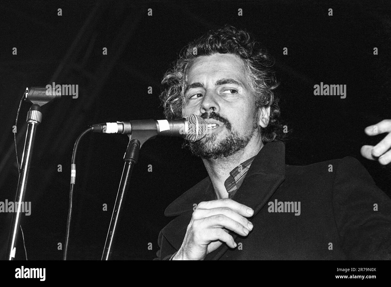 WAYNE COYNE, FLAMING LIPS, 1999: Wayne Coyne of the rock band The ... WAYNE COYNE, FLAMING LIPS, 1999: Wayne Coyne of the rock band The ...