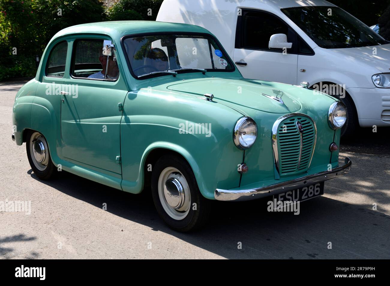 Hook Norton, Oxfordshire, England, uk. Austin A30 arriving at the ...