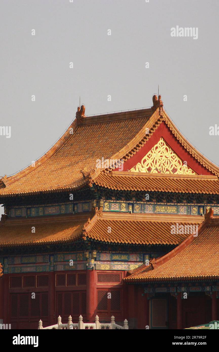 An impressive traditional Asian-style building with grand architecture ...