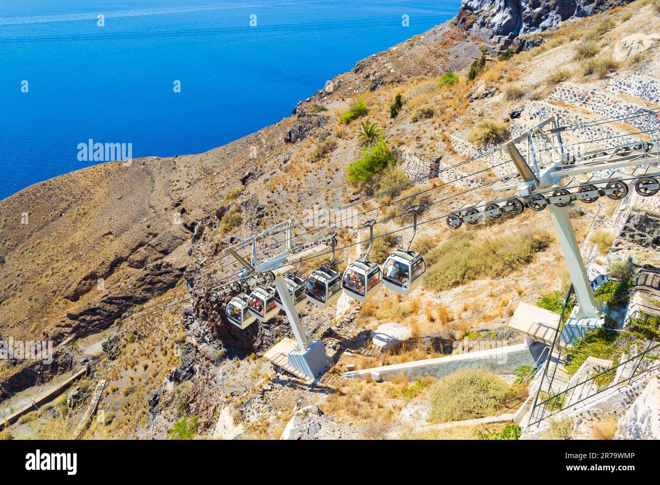 Cable car moving from cliff on cable hi-res stock photography and ...