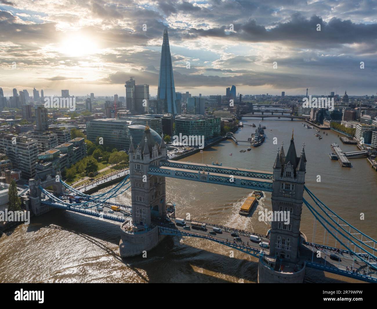 Iconic Tower Bridge connecting Londong with Southwark on the Thames ...