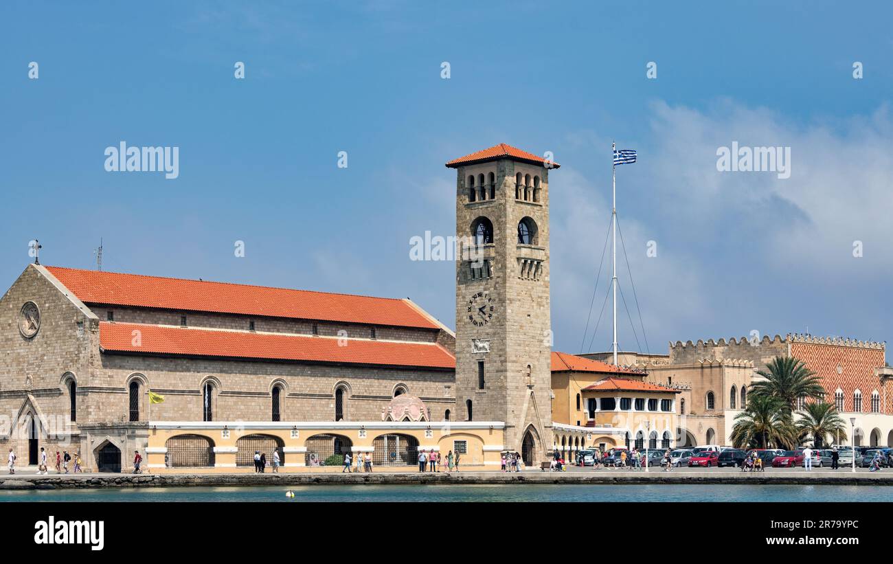 Flagge an fahnenmast hi-res stock photography and images - Alamy