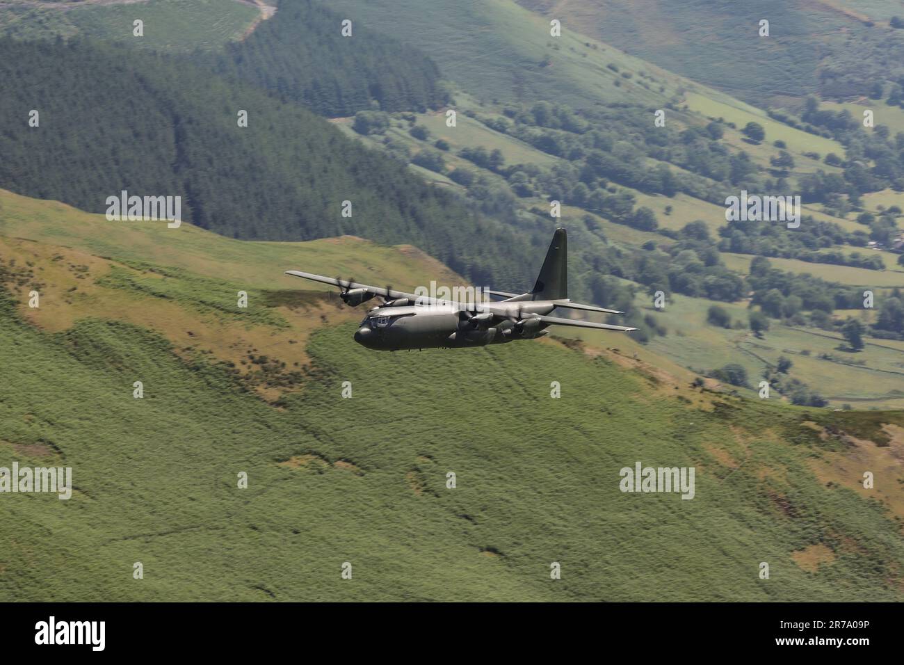 Raf hercules images hi-res stock photography and images - Alamy