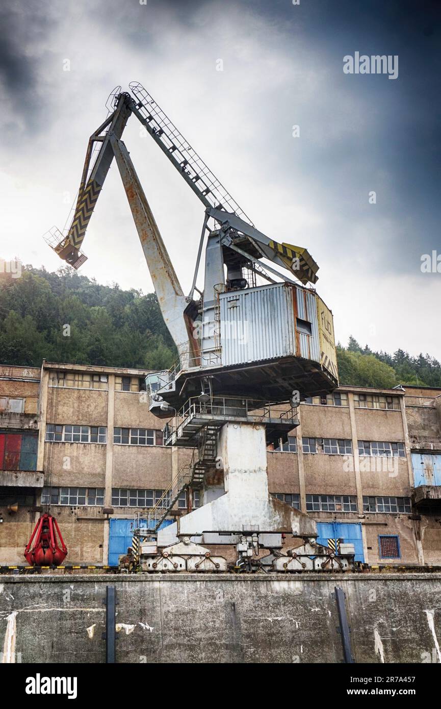 Derrick structure hi-res stock photography and images - Alamy