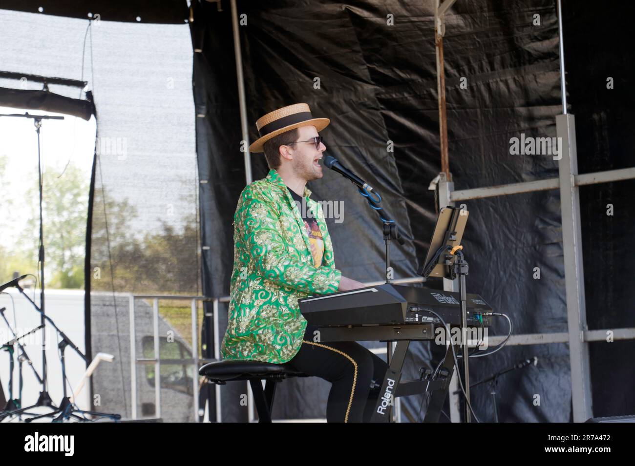 Max Anthony performing a solo show as Rocket Max, a tribute to Elton ...